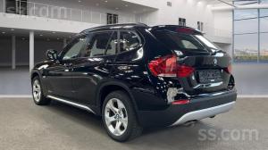 Melns BMW X1 2011 Jelgava, ar dzinēja tilpumu 2.00 L un nobraukumu 223 tūkst. km par 7990 €, foto 31 vietnē AUTOMOTO.COM.LV