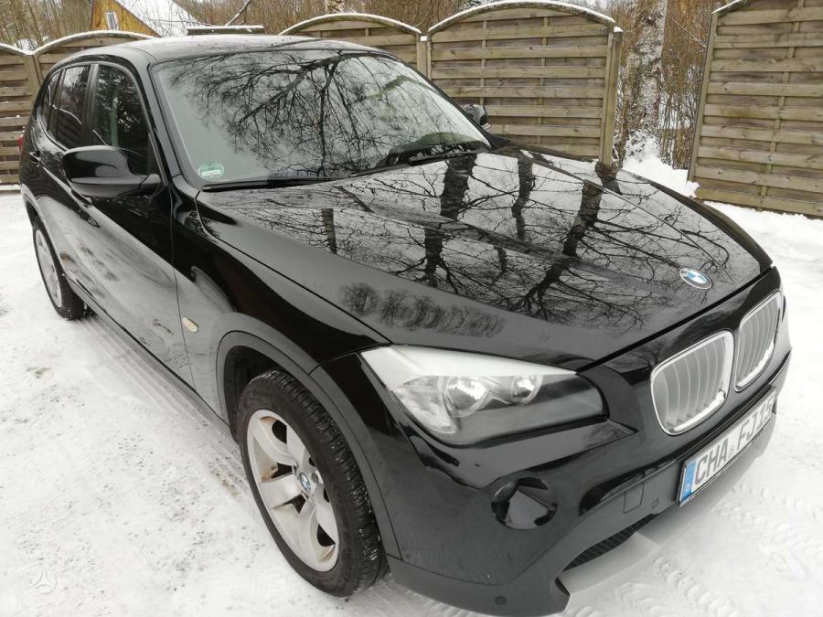 Black BMW X1 2011 in Utena, with an engine capacity of 2.00 L and mileage of 181 thousand km for 5700 €, photo 2 on AUTOMOTO.COM.LV