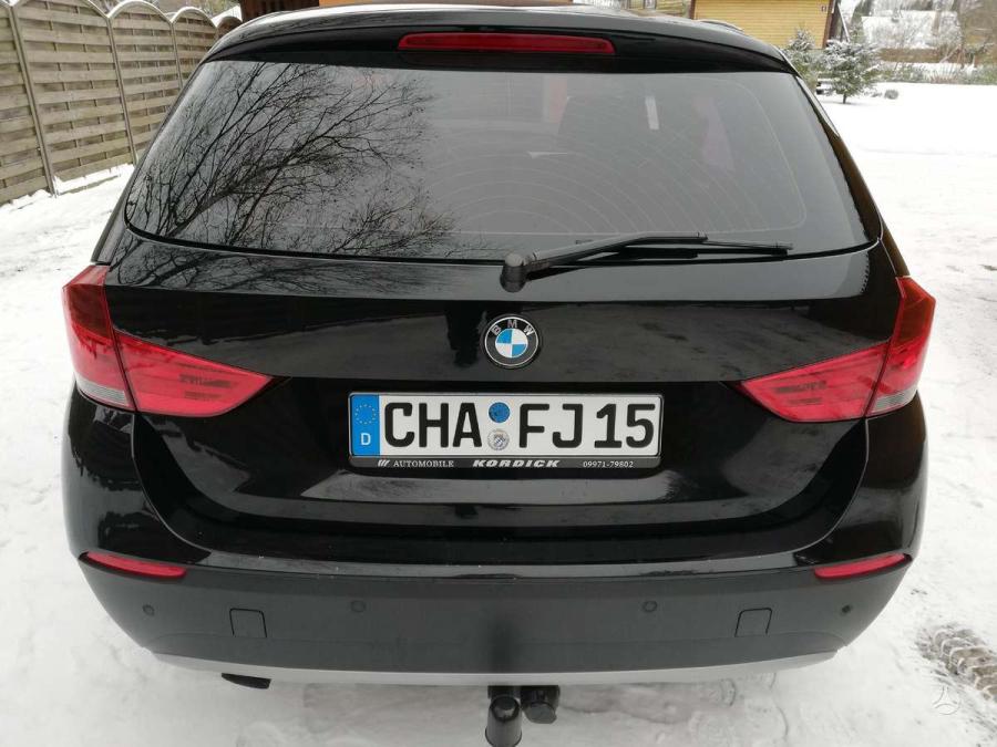 Black BMW X1 2011 in Utena, with an engine capacity of 2.00 L and mileage of 181 thousand km for 5700 €, photo 4 on AUTOMOTO.COM.LV