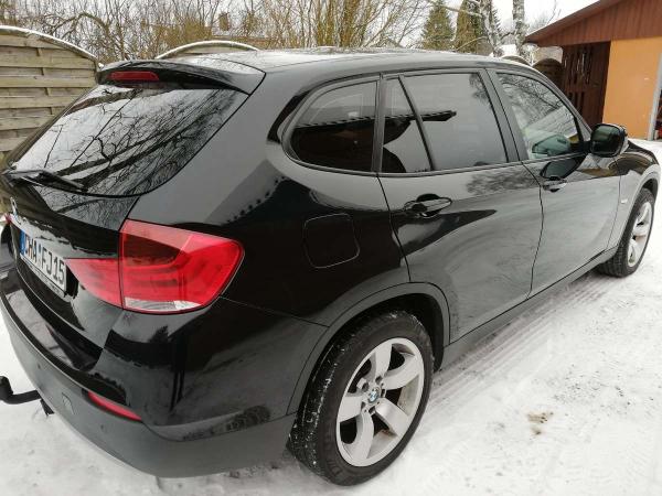 Black BMW X1 2011 in Utena, with an engine capacity of 2.00 L and mileage of 181 thousand km for 5700 €, photo 5 on AUTOMOTO.COM.LV