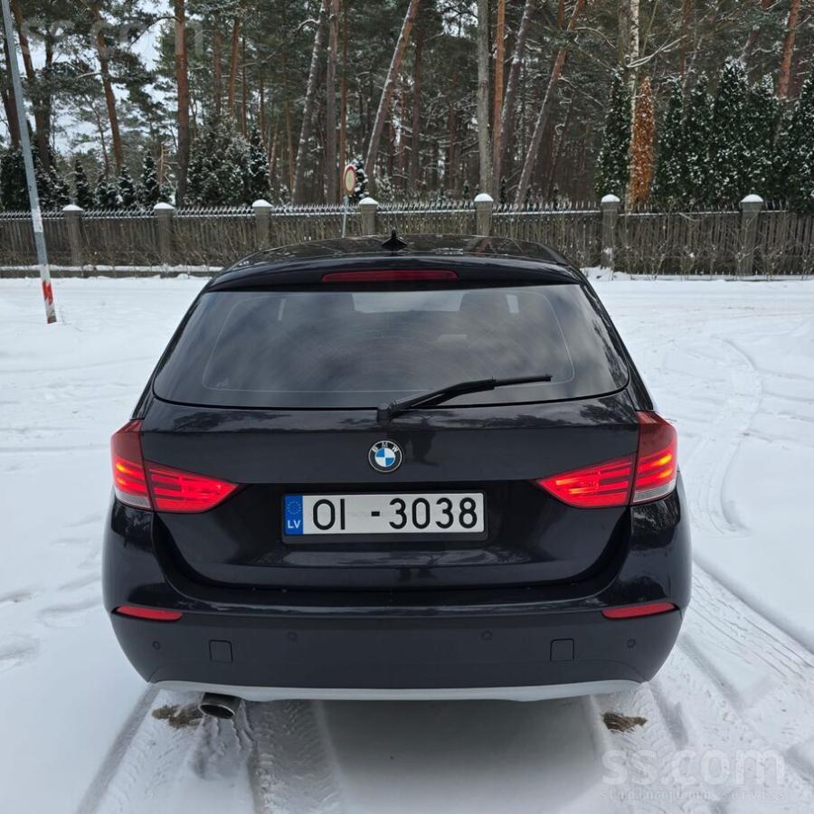 Black BMW X1 2011 in Jurmala, with an engine capacity of 2.00 L and mileage of 293 thousand km for 7500 €, photo 4 on AUTOMOTO.COM.LV
