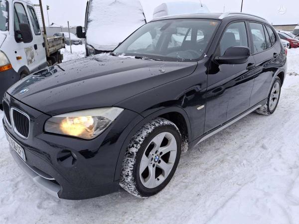 Melns BMW X1 2011 Tauragė, ar dzinēja tilpumu 2.00 L un nobraukumu 270 tūkst. km par 5900 €, foto 3 vietnē AUTOMOTO.COM.LV