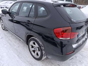 Black BMW X1 2011 in Taurage, with an engine capacity of 2.00 L and mileage of 270 thousand km for 5900 €, photo 4 on AUTOMOTO.COM.LV