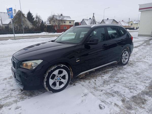 Black BMW X1 2011 in Marijampole, with an engine capacity of 2.00 L and mileage of 260 thousand km for 6300 €, photo 1 on AUTOMOTO.COM.LV