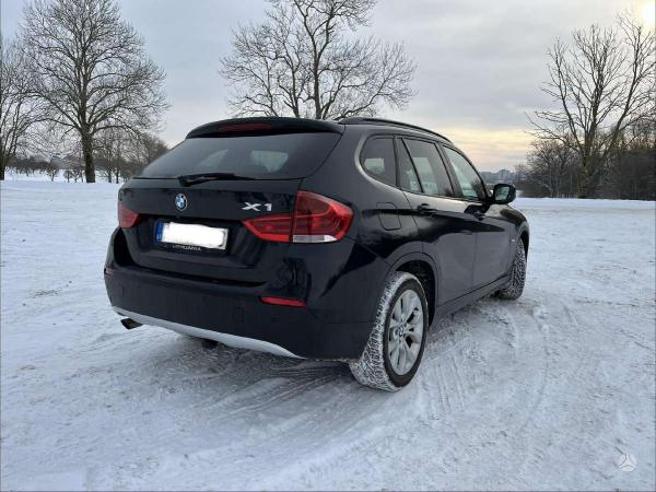 Black BMW X1 2011 in Kaunas, with an engine capacity of 2.00 L and mileage of 229 thousand km for 8250 €, photo 5 on AUTOMOTO.COM.LV