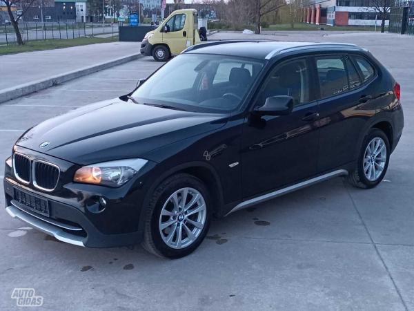 Melns BMW X1 2011 Panevēža, ar dzinēja tilpumu 2.00 L un nobraukumu 267 tūkst. km par 5500 €, foto 4 vietnē AUTOMOTO.COM.LV