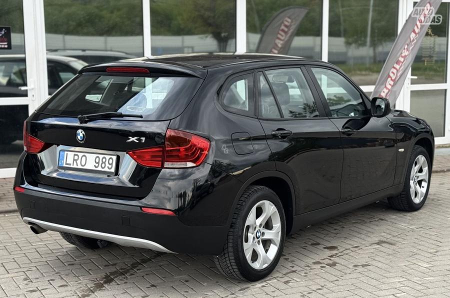 Black BMW X1 2011 in Radviliskis, with an engine capacity of 2.00 L and mileage of 388 thousand km for 4450 €, photo 10 on AUTOMOTO.COM.LV