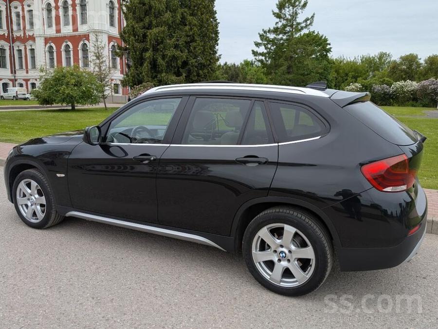 Melns BMW X1 2011 Rīga, ar dzinēja tilpumu 2.00 L un nobraukumu 287 tūkst. km par 9400 €, foto 7 vietnē AUTOMOTO.COM.LV