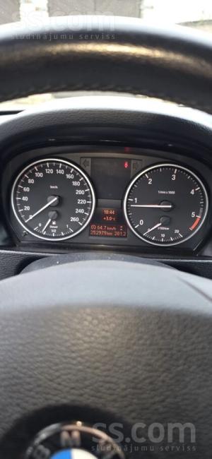 Melns BMW X1 2011 Madona, ar dzinēja tilpumu 2.00 L un nobraukumu 254 tūkst. km par 7500 €, foto 9 vietnē AUTOMOTO.COM.LV