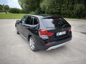 Black BMW X1 2011 in Aizkraukle, with an engine capacity of 2.00 L and mileage of 250 thousand km for 7500 €, photo 8 on AUTOMOTO.COM.LV