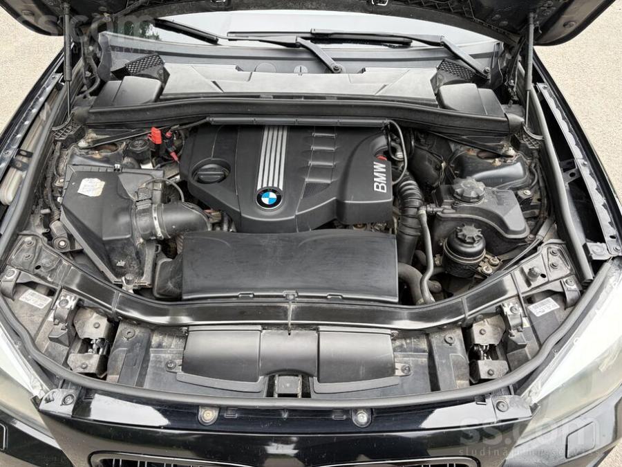 Black BMW X1 2011 in Aizkraukle, with an engine capacity of 2.00 L and mileage of 250 thousand km for 7500 €, photo 12 on AUTOMOTO.COM.LV