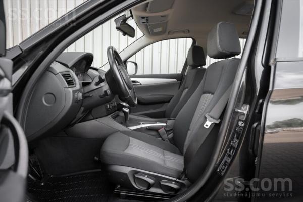 Black BMW X1 2011 in Talsi, with an engine capacity of 2.00 L and mileage of 279 thousand km for 7990 €, photo 9 on AUTOMOTO.COM.LV