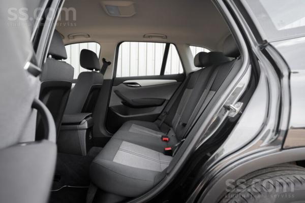 Black BMW X1 2011 in Talsi, with an engine capacity of 2.00 L and mileage of 279 thousand km for 7990 €, photo 10 on AUTOMOTO.COM.LV