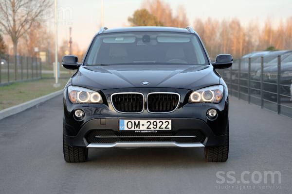 Black BMW X1 2011 in Jelgava, with an engine capacity of 2.00 L and mileage of 0 thousand km for 8990 €, photo 2 on AUTOMOTO.COM.LV