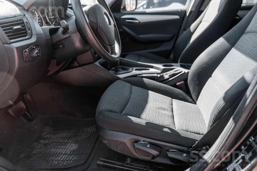 Melns BMW X1 2011 Rīga, ar dzinēja tilpumu 2.00 L un nobraukumu 209 tūkst. km par 7300 €, foto 10 vietnē AUTOMOTO.COM.LV