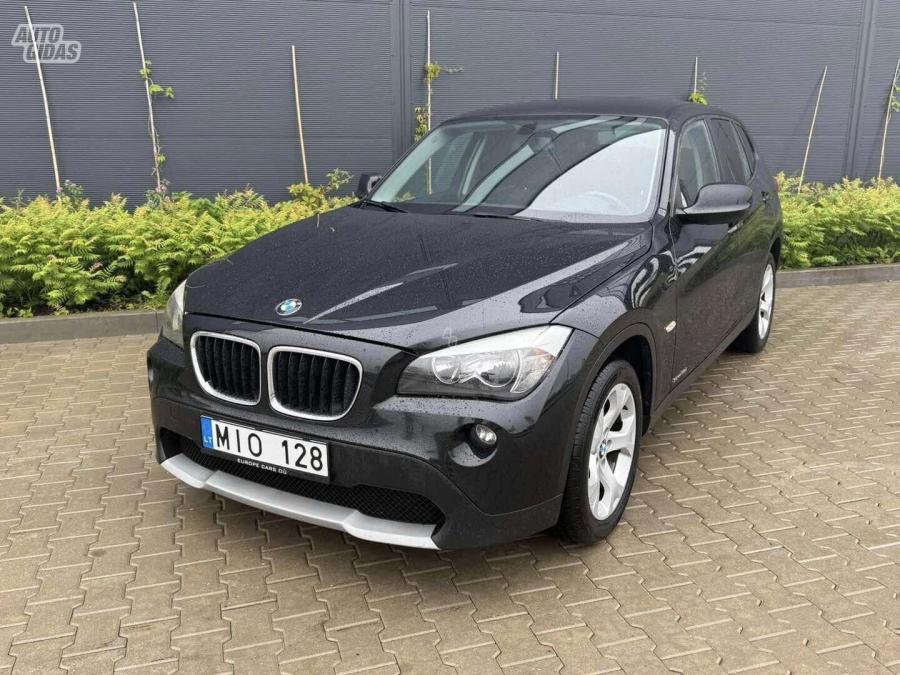 Black BMW X1 2011 in Vilnius, with an engine capacity of 2.00 L and mileage of 259 thousand km for 5999 €, photo 3 on AUTOMOTO.COM.LV