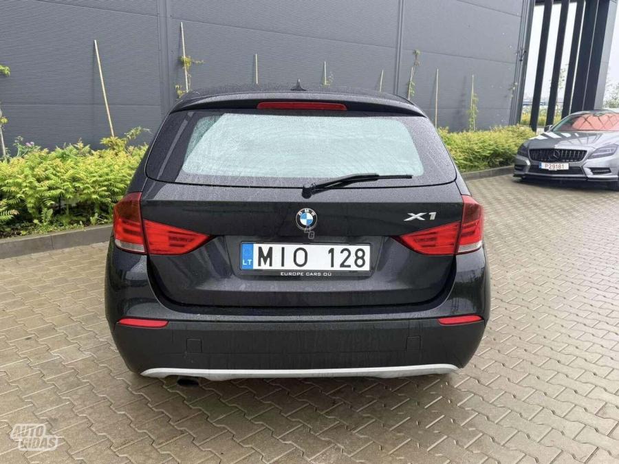 Black BMW X1 2011 in Vilnius, with an engine capacity of 2.00 L and mileage of 259 thousand km for 5999 €, photo 9 on AUTOMOTO.COM.LV