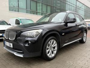 Black BMW X1 2011 in Riga, with an engine capacity of 2.00 L and mileage of 0 thousand km for 14600 €, photo 3 on AUTOMOTO.COM.LV