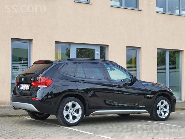 Black BMW X1 2011 in Jelgava, with an engine capacity of 2.00 L and mileage of 223 thousand km for 7990 €, photo 5 on AUTOMOTO.COM.LV