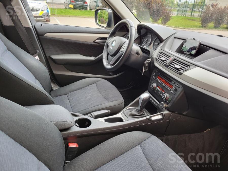 Melns BMW X1 2011 Jelgava, ar dzinēja tilpumu 2.00 L un nobraukumu 223 tūkst. km par 7690 €, foto 18 vietnē AUTOMOTO.COM.LV