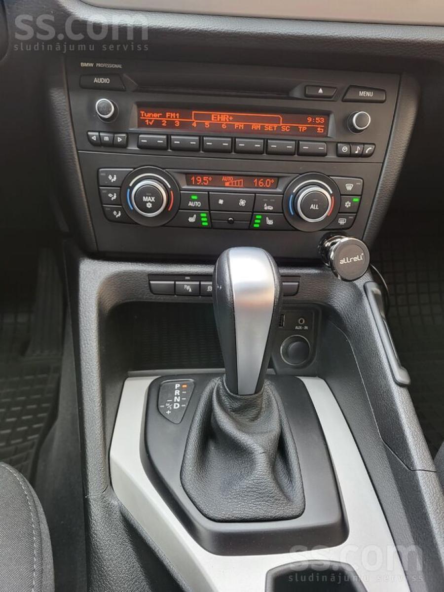 Melns BMW X1 2011 Jelgava, ar dzinēja tilpumu 2.00 L un nobraukumu 223 tūkst. km par 7690 €, foto 22 vietnē AUTOMOTO.COM.LV
