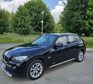 Melns BMW X1 2011 Tukums, ar dzinēja tilpumu 2.00 L un nobraukumu 328 tūkst. km par 8300 €, foto  vietnē AUTOMOTO.COM.LV