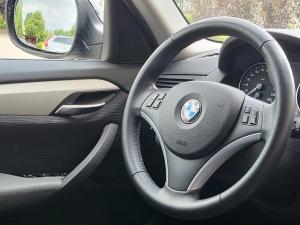 Melns BMW X1 2011 Rīga, ar dzinēja tilpumu 2.00 L un nobraukumu 223 tūkst. km par 7990 €, foto 34 vietnē AUTOMOTO.COM.LV