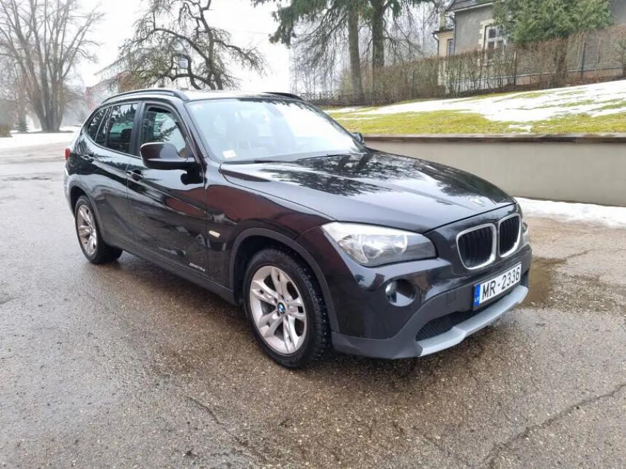 Melns BMW X1 2011 Jēkabpils, ar dzinēja tilpumu 2.00 L un nobraukumu 277 tūkst. km par 8950 €, foto 3 vietnē AUTOMOTO.COM.LV