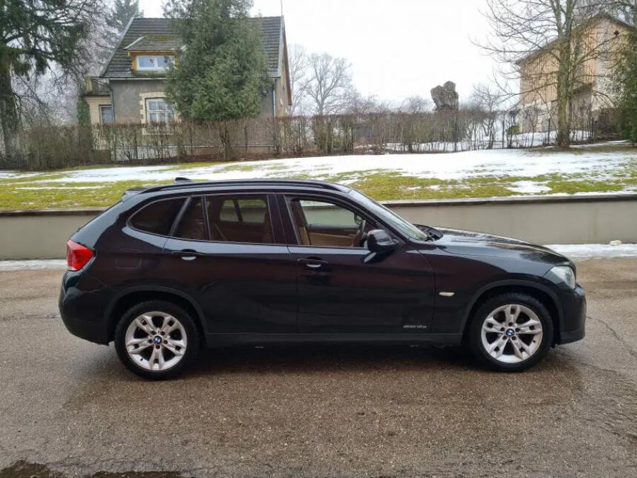 Melns BMW X1 2011 Jēkabpils, ar dzinēja tilpumu 2.00 L un nobraukumu 277 tūkst. km par 8950 €, foto 5 vietnē AUTOMOTO.COM.LV
