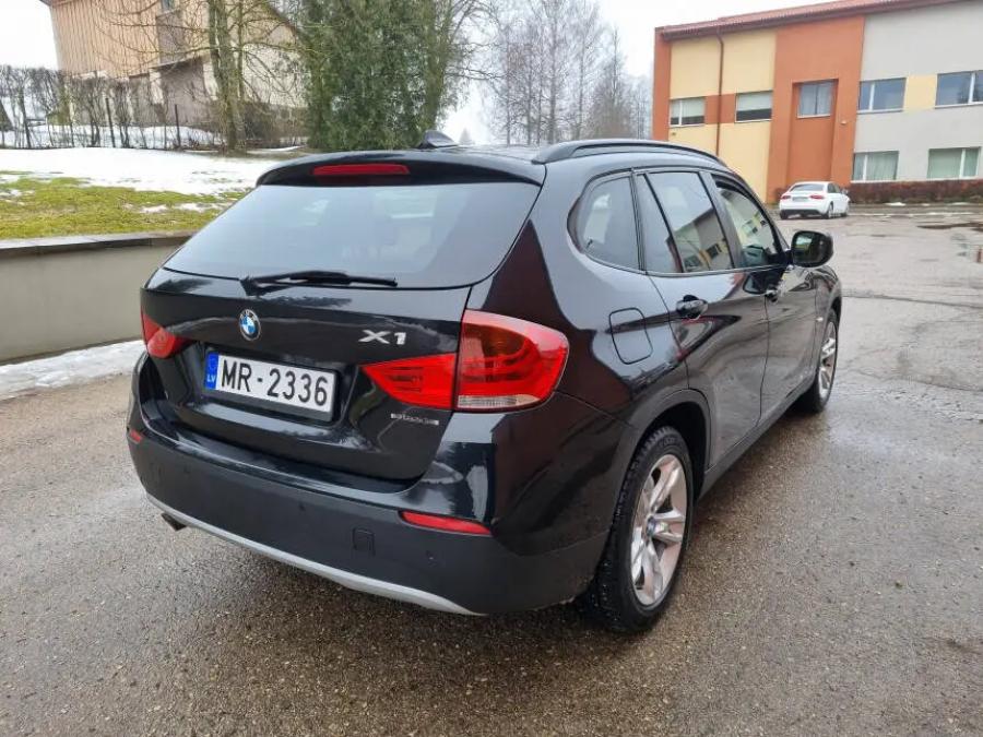 Melns BMW X1 2011 Jēkabpils, ar dzinēja tilpumu 2.00 L un nobraukumu 277 tūkst. km par 8950 €, foto 6 vietnē AUTOMOTO.COM.LV