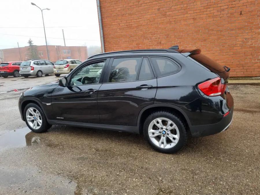Melns BMW X1 2011 Jēkabpils, ar dzinēja tilpumu 2.00 L un nobraukumu 277 tūkst. km par 8950 €, foto 9 vietnē AUTOMOTO.COM.LV