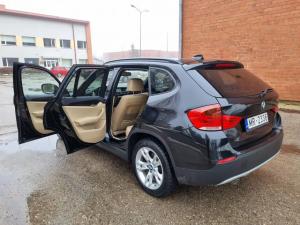 Melns BMW X1 2011 Jēkabpils, ar dzinēja tilpumu 2.00 L un nobraukumu 277 tūkst. km par 8950 €, foto 16 vietnē AUTOMOTO.COM.LV