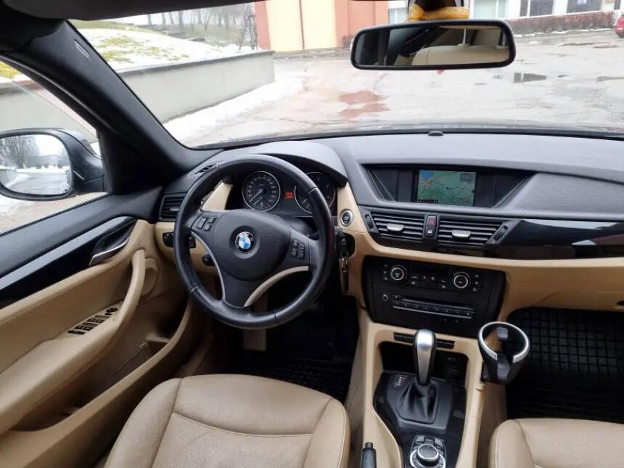 Melns BMW X1 2011 Jēkabpils, ar dzinēja tilpumu 2.00 L un nobraukumu 277 tūkst. km par 8950 €, foto 22 vietnē AUTOMOTO.COM.LV