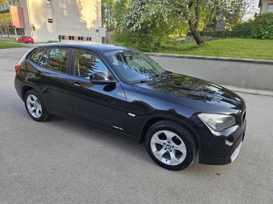 Melns BMW X1 2011 Jēkabpils, ar dzinēja tilpumu 2.00 L un nobraukumu 236 tūkst. km par 6990 €, foto 4 vietnē AUTOMOTO.COM.LV