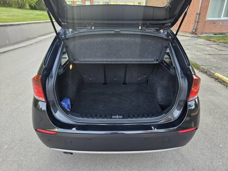 Melns BMW X1 2011 Jēkabpils, ar dzinēja tilpumu 2.00 L un nobraukumu 236 tūkst. km par 6990 €, foto 18 vietnē AUTOMOTO.COM.LV