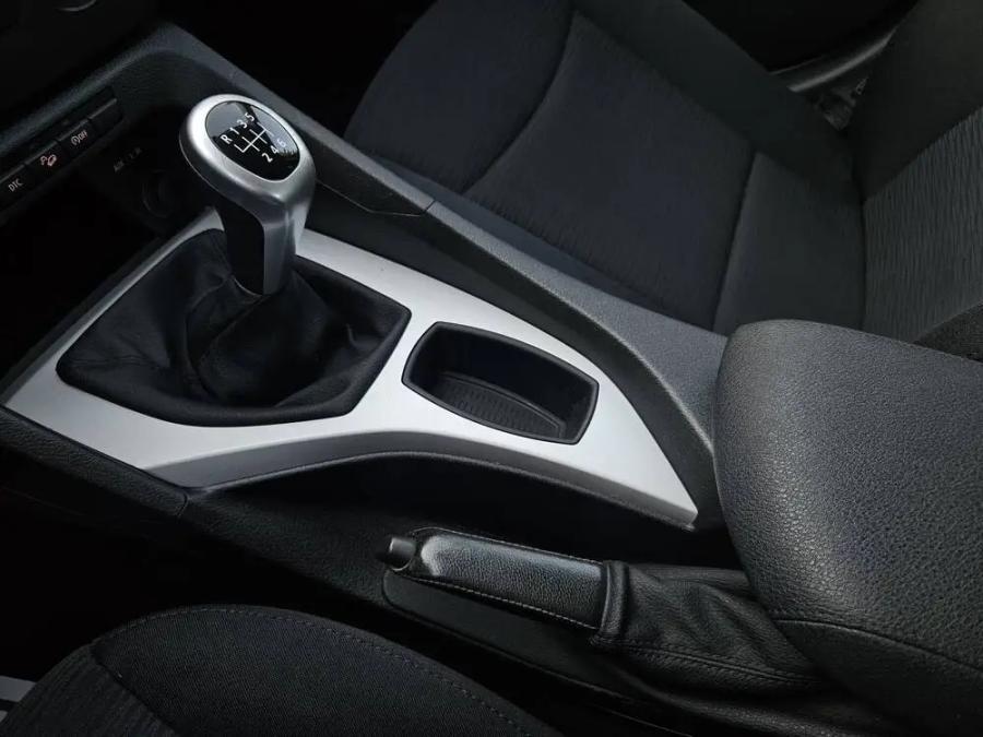 Melns BMW X1 2011 Jēkabpils, ar dzinēja tilpumu 2.00 L un nobraukumu 236 tūkst. km par 6990 €, foto 30 vietnē AUTOMOTO.COM.LV