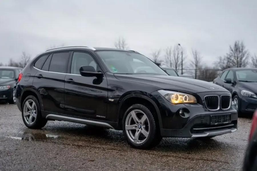 Melns BMW X1 2011 Liepāja, ar dzinēja tilpumu 2.00 L un nobraukumu 209 tūkst. km par 10550 €, foto 6 vietnē AUTOMOTO.COM.LV