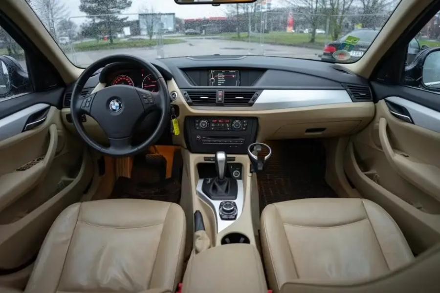 Melns BMW X1 2011 Liepāja, ar dzinēja tilpumu 2.00 L un nobraukumu 209 tūkst. km par 10550 €, foto 10 vietnē AUTOMOTO.COM.LV