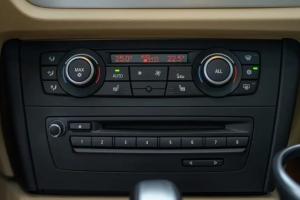 Melns BMW X1 2011 Liepāja, ar dzinēja tilpumu 2.00 L un nobraukumu 209 tūkst. km par 10550 €, foto 17 vietnē AUTOMOTO.COM.LV