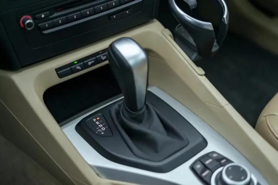 Melns BMW X1 2011 Liepāja, ar dzinēja tilpumu 2.00 L un nobraukumu 209 tūkst. km par 10550 €, foto 19 vietnē AUTOMOTO.COM.LV
