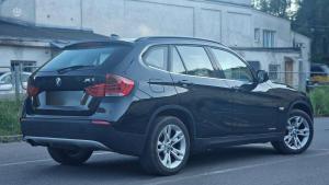 Black BMW X1 2011 in Vilnius, with an engine capacity of 2.00 L and mileage of 217 thousand km for 5450 €, photo 4 on AUTOMOTO.COM.LV