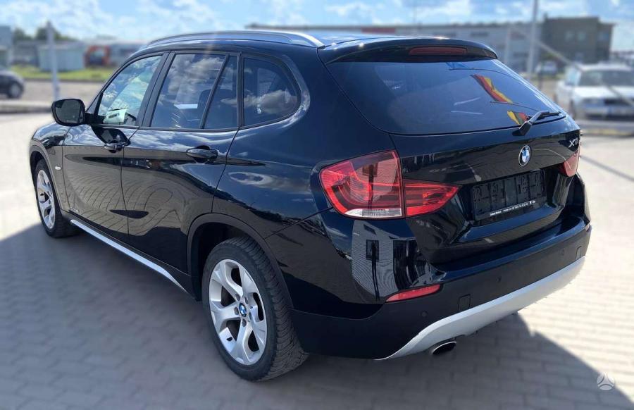 Melns BMW X1 2011 Marijampole, ar dzinēja tilpumu 1.80 L un nobraukumu 271 tūkst. km par 5700 €, foto 5 vietnē AUTOMOTO.COM.LV