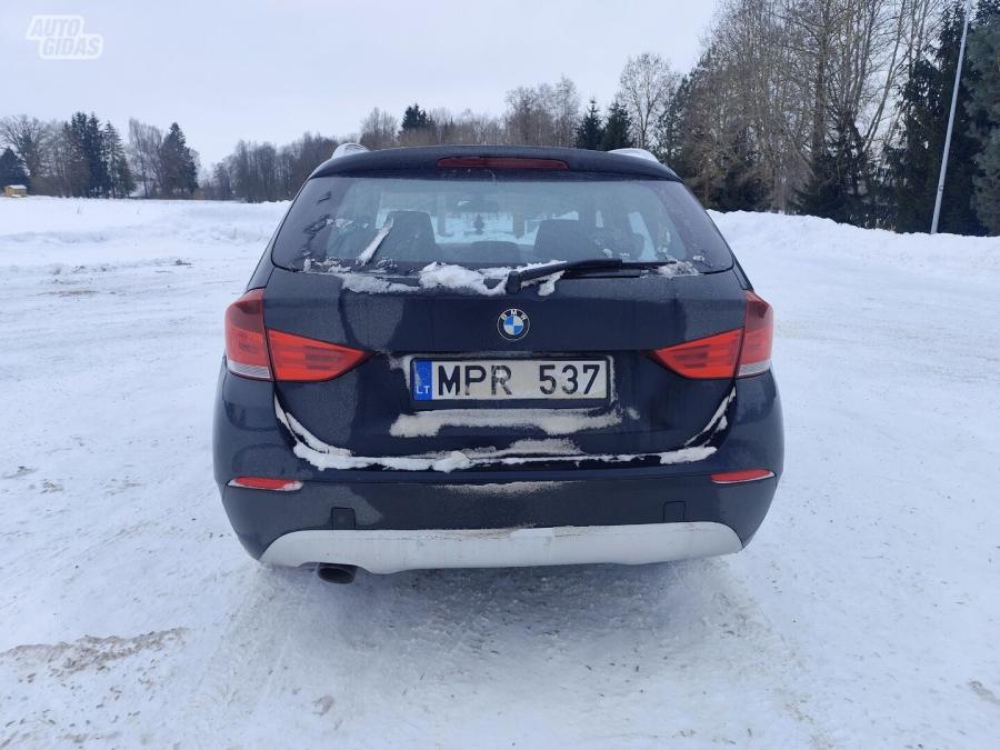 Black BMW X1 2011 in Pasvalys, with an engine capacity of 2.00 L and mileage of 149 thousand km for 5600 €, photo 4 on AUTOMOTO.COM.LV