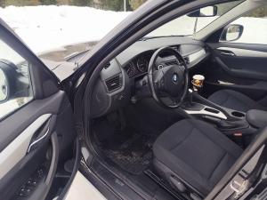 Black BMW X1 2011 in Pasvalys, with an engine capacity of 2.00 L and mileage of 149 thousand km for 5600 €, photo 8 on AUTOMOTO.COM.LV