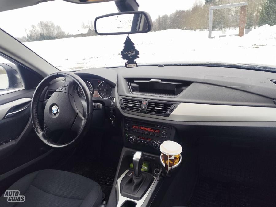 Black BMW X1 2011 in Pasvalys, with an engine capacity of 2.00 L and mileage of 149 thousand km for 5600 €, photo 9 on AUTOMOTO.COM.LV