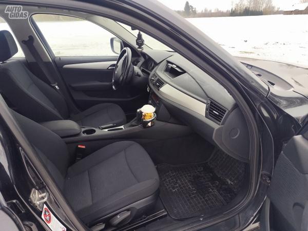 Black BMW X1 2011 in Pasvalys, with an engine capacity of 2.00 L and mileage of 149 thousand km for 5600 €, photo 9 on AUTOMOTO.COM.LV