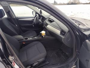 Black BMW X1 2011 in Pasvalys, with an engine capacity of 2.00 L and mileage of 149 thousand km for 5600 €, photo 10 on AUTOMOTO.COM.LV