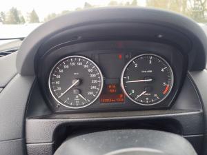 Black BMW X1 2011 in Pasvalys, with an engine capacity of 2.00 L and mileage of 149 thousand km for 5600 €, photo 12 on AUTOMOTO.COM.LV