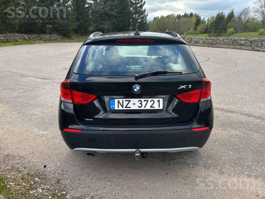 Melns BMW X1 2011 Talsi, ar dzinēja tilpumu 2.00 L un nobraukumu 266 tūkst. km par 7499 €, foto 1 vietnē AUTOMOTO.COM.LV