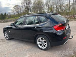 Melns BMW X1 2011 Talsi, ar dzinēja tilpumu 2.00 L un nobraukumu 266 tūkst. km par 7499 €, foto 3 vietnē AUTOMOTO.COM.LV